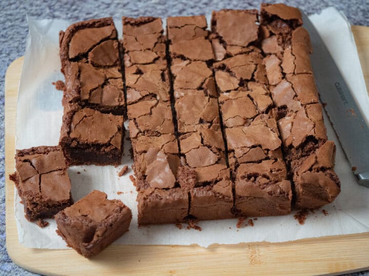 My favorite chewy-fudgy chocolate brownies - Cook me joy